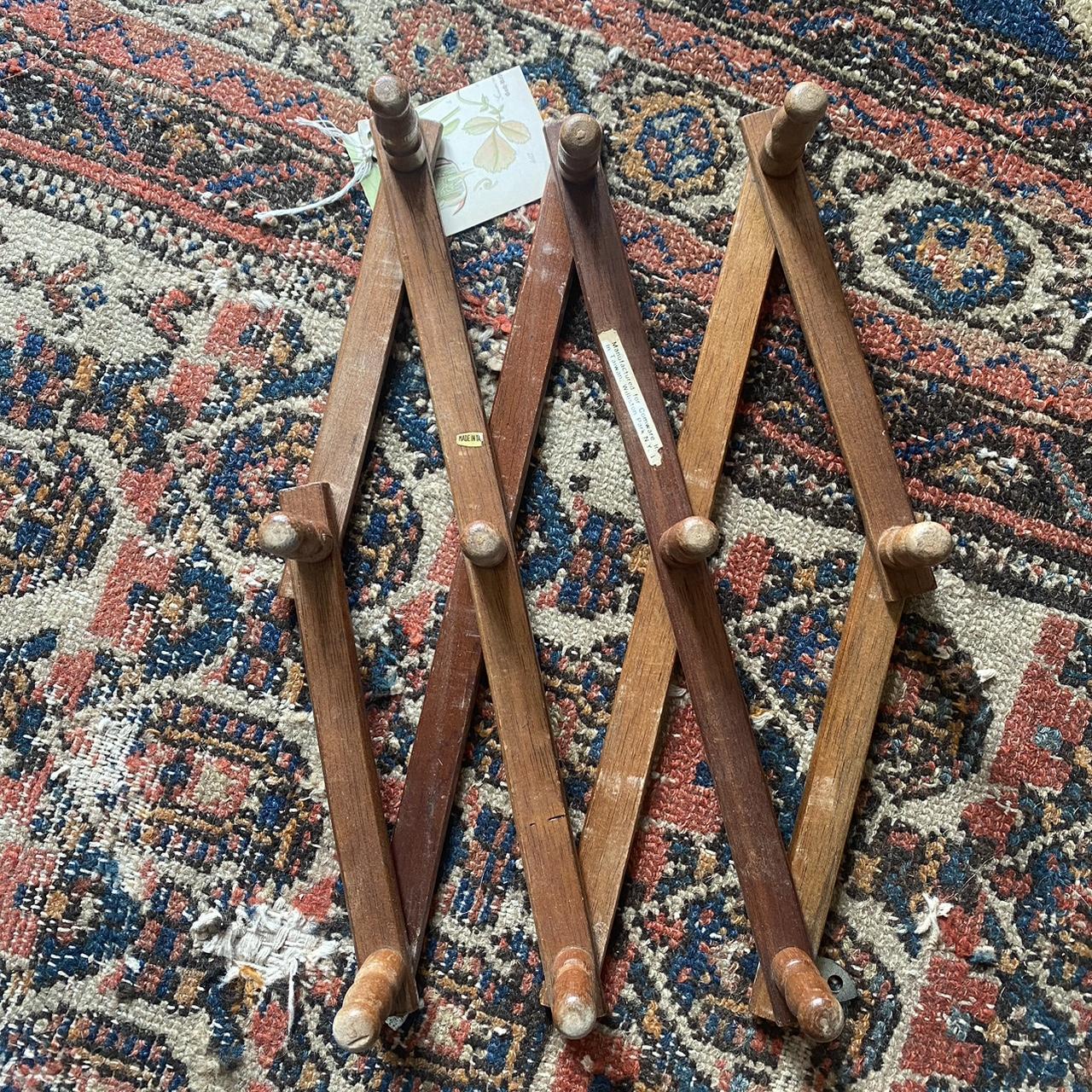 vintage accordion rack - Depop
