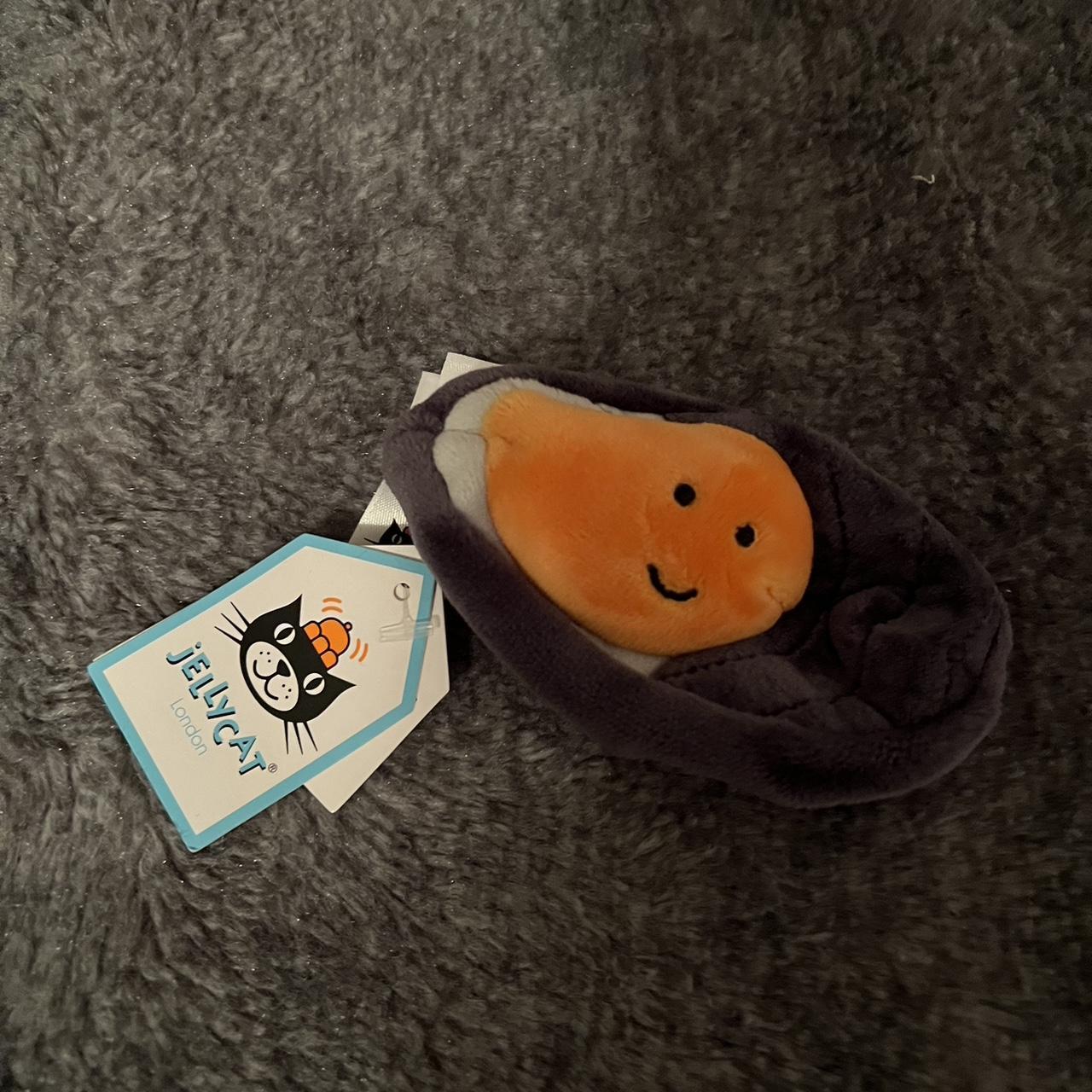 jellycat mussel plush tag still on, brand new - Depop