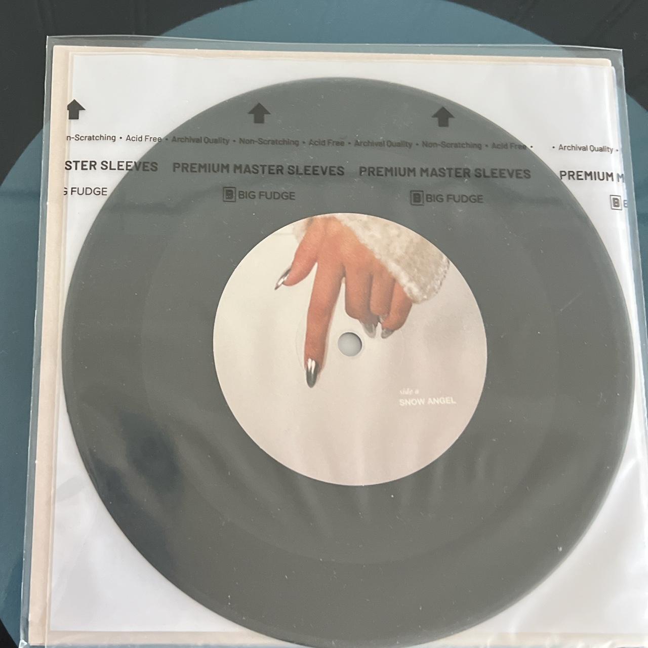 Reneé Rapp Snow Angel 7 inch vinyl #Reneérapp #vinyl - Depop