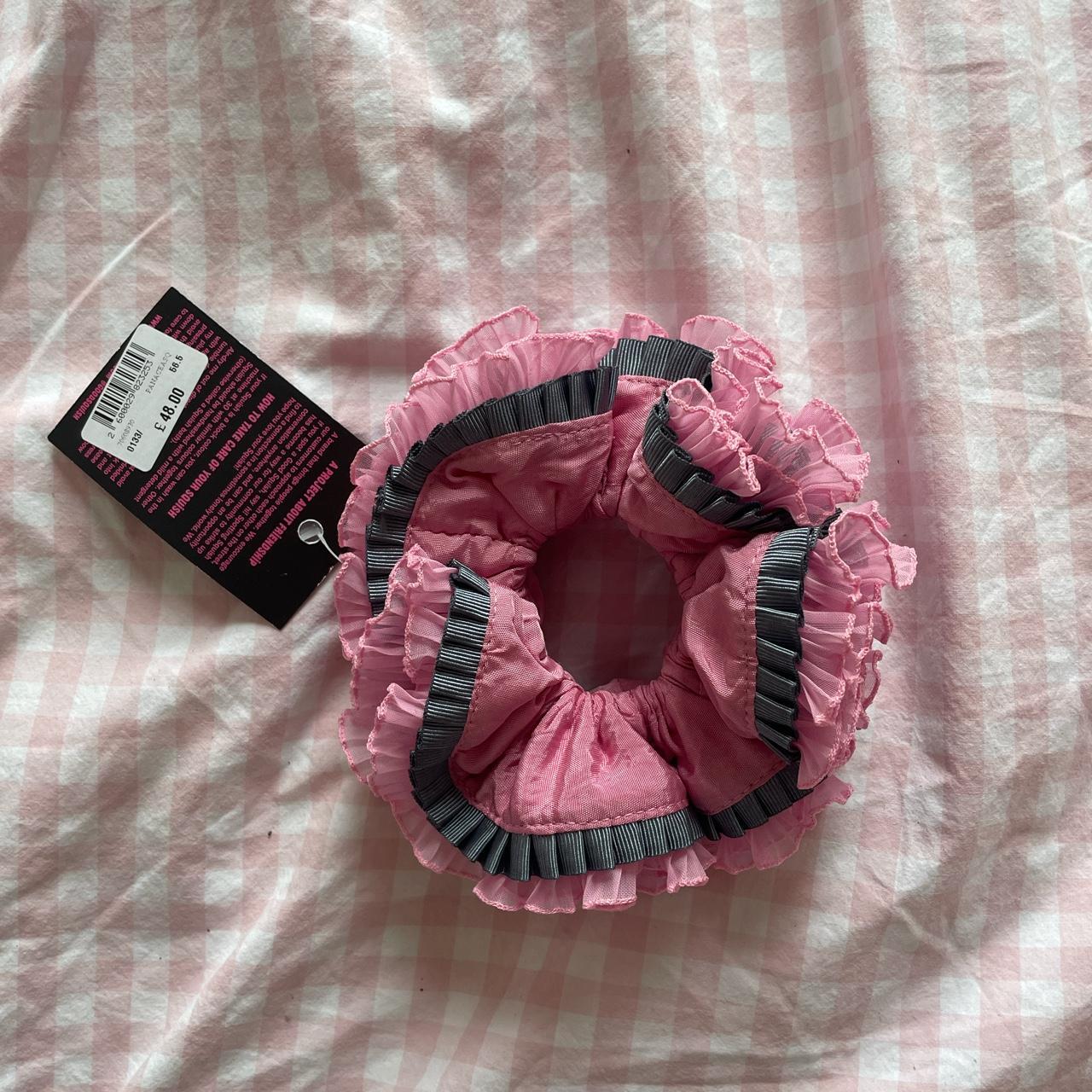 Good squish hair scrunchie brand new with tags.... - Depop