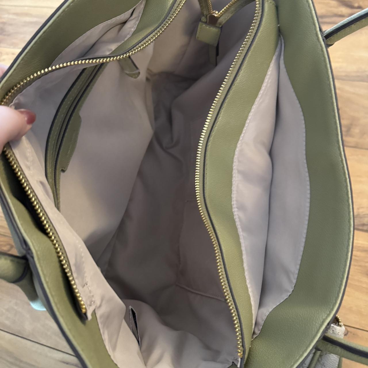 Nine West green leather tote bag 💼 🧸 Fits medium... - Depop