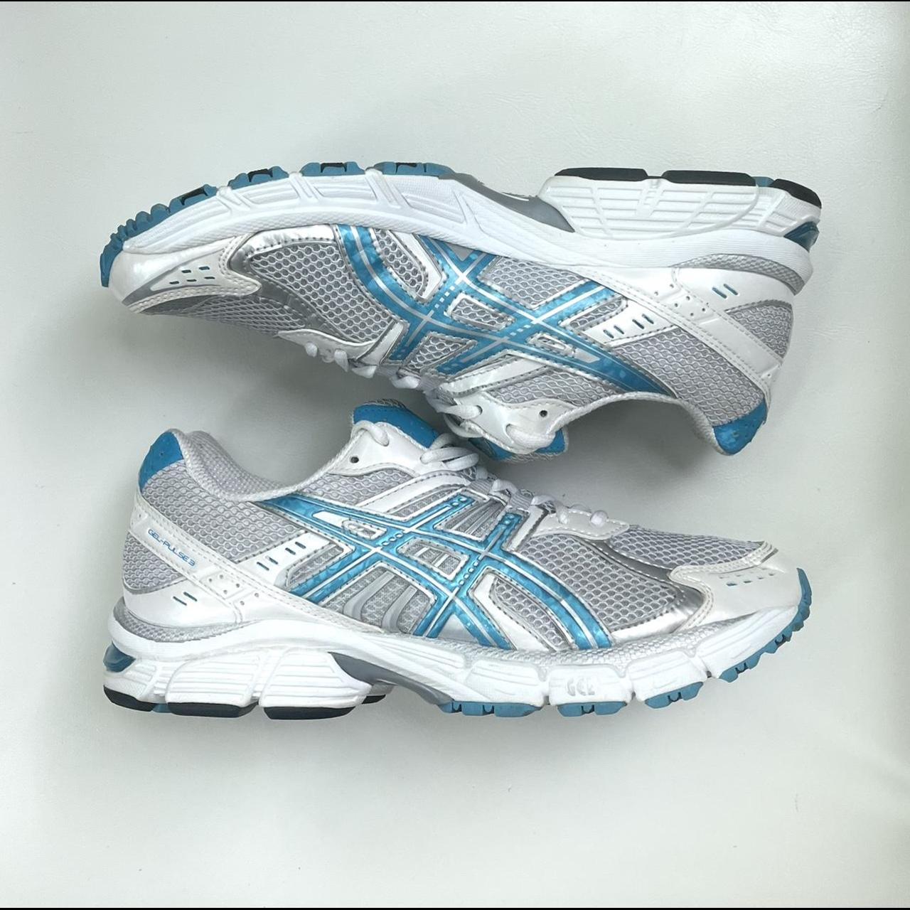 ASICS Men's White and Blue Trainers | Depop