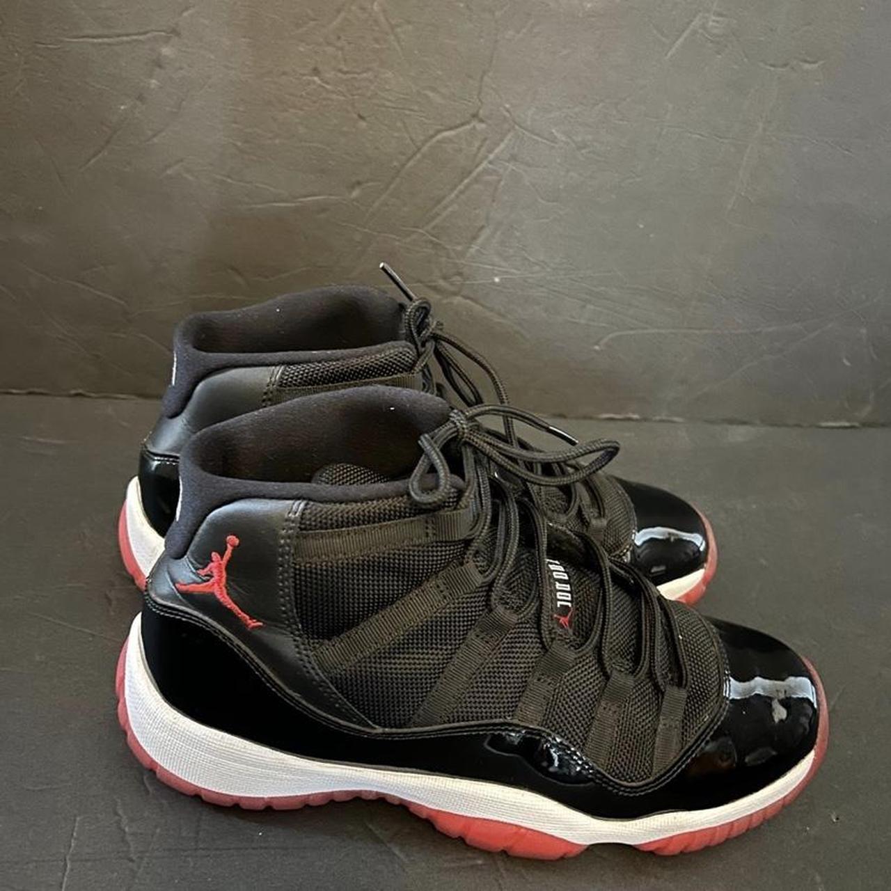 Jordan Men's Black and Red Trainers | Depop