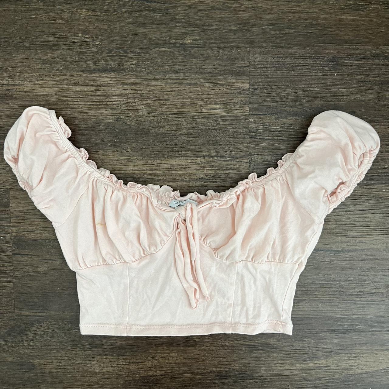 Light pink crop top tie infront - Depop
