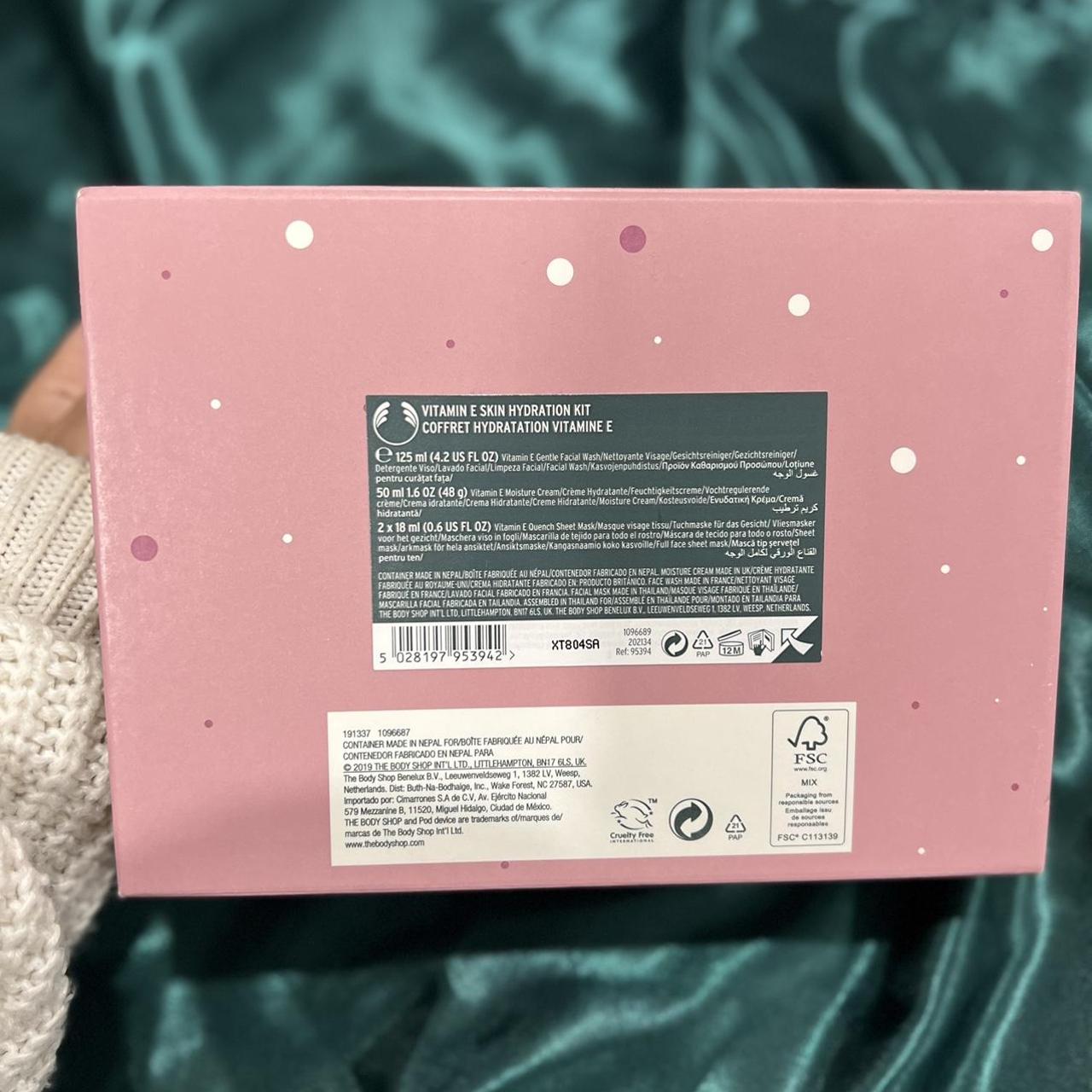 The Body Shop Gift Set Includes 2 facial sheets and... - Depop