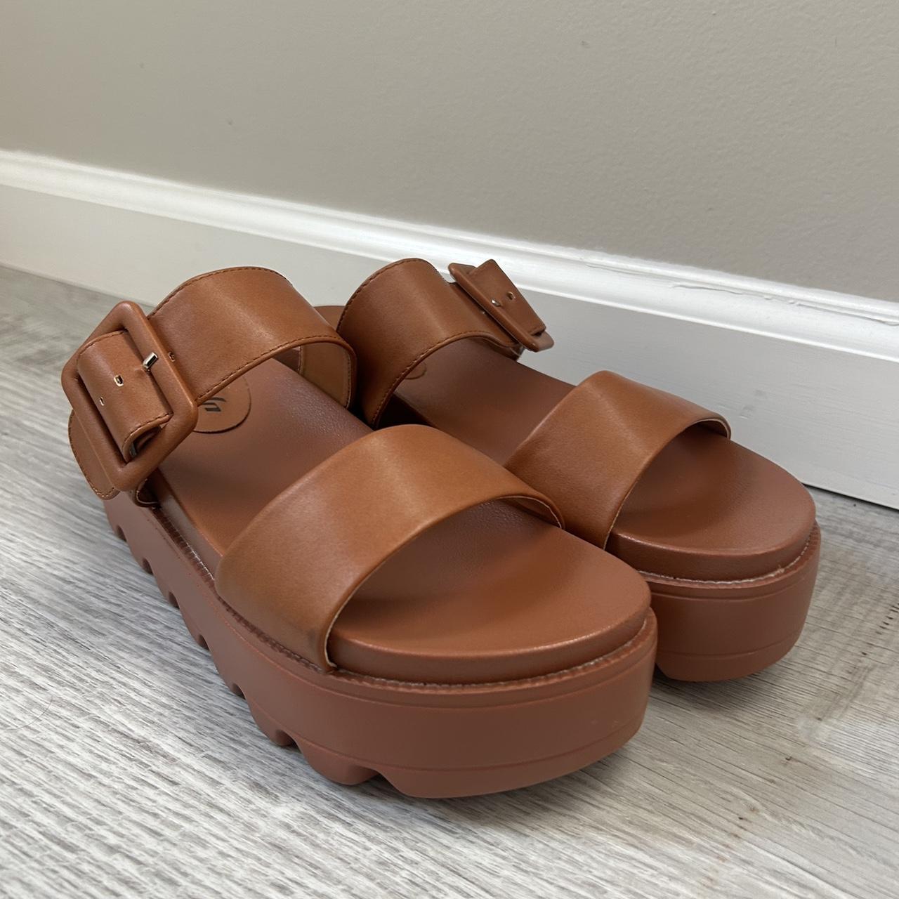 Tan platform sandals 👡 Size 8.5 - Depop