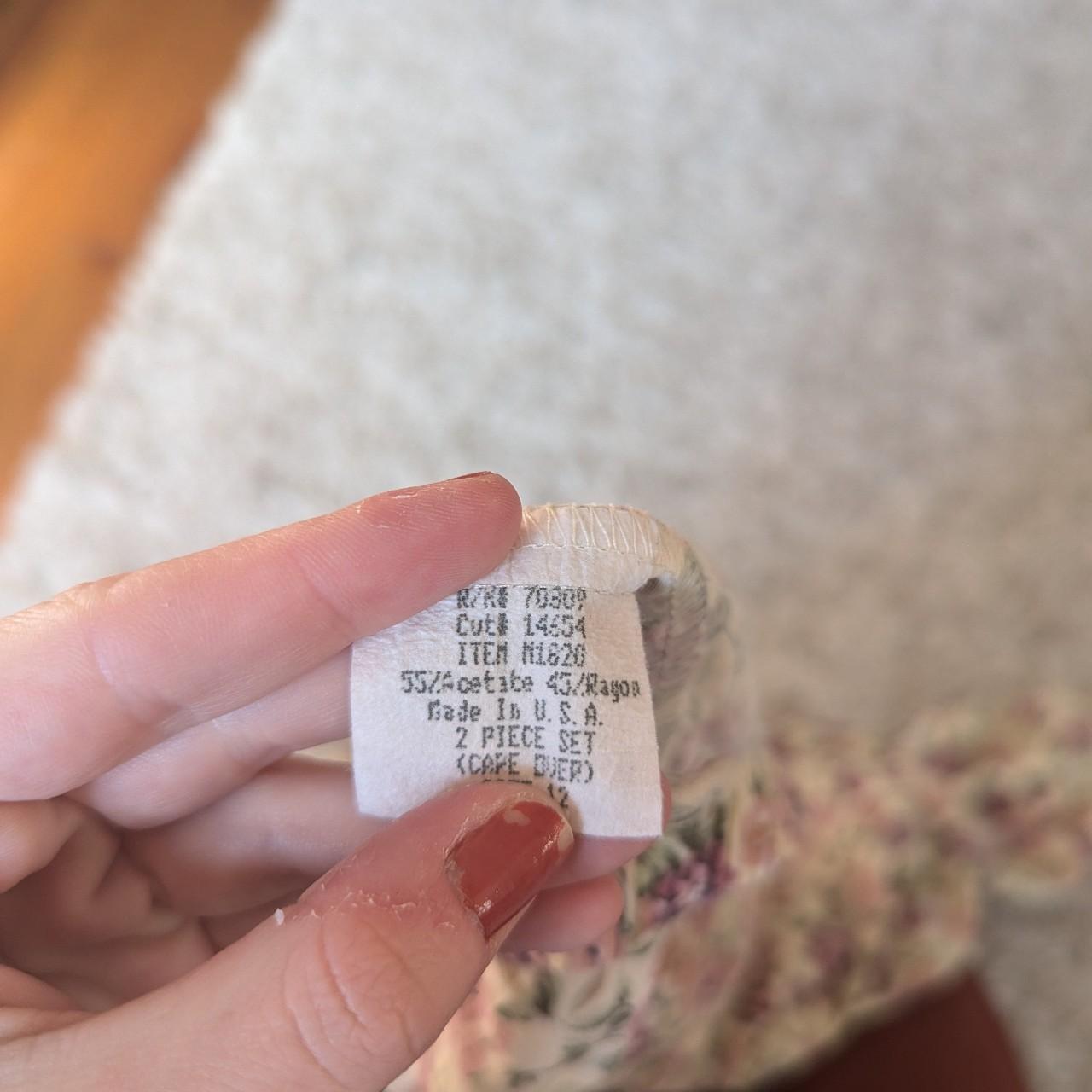 Vintage grandma/cottage core floral skirt with roses... | Depop