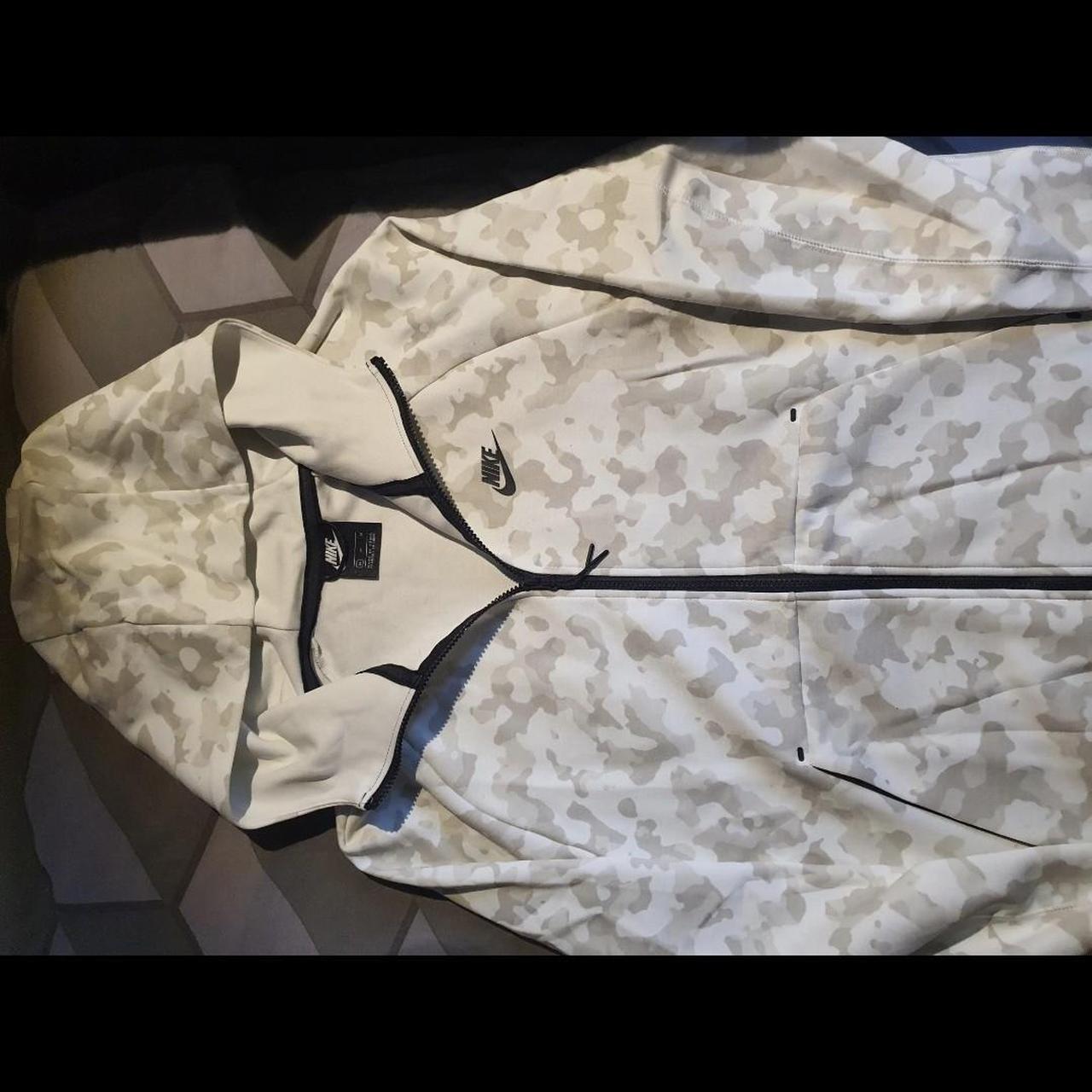 NIKE CREAM AND BEIGE DEADSTOCK TRACKSUIT M/L RRP 180... - Depop