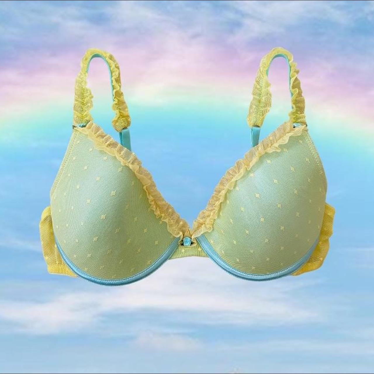 Dainty Y2K Bra size 36C - Depop