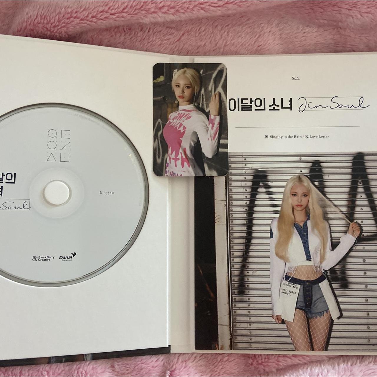loona jinsoul album with photo card #loona #jinsoul - Depop