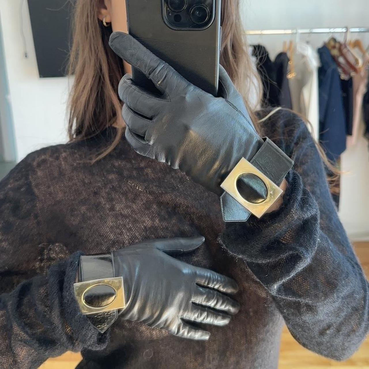 Vintage leather gloves with gold accent Fits small - Depop