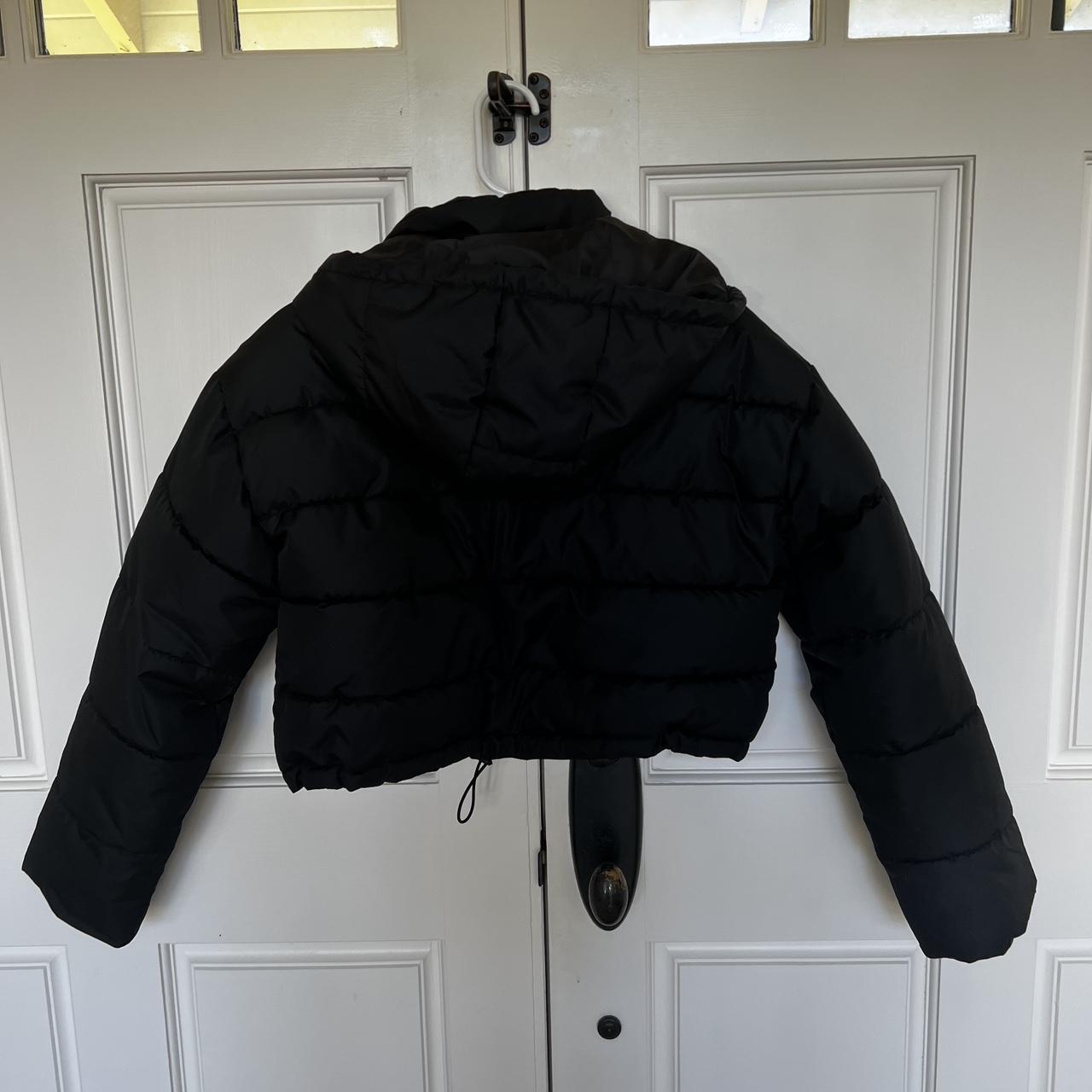 Black Pacsun Cropped Puffer with a hood Size: XS/S - Depop