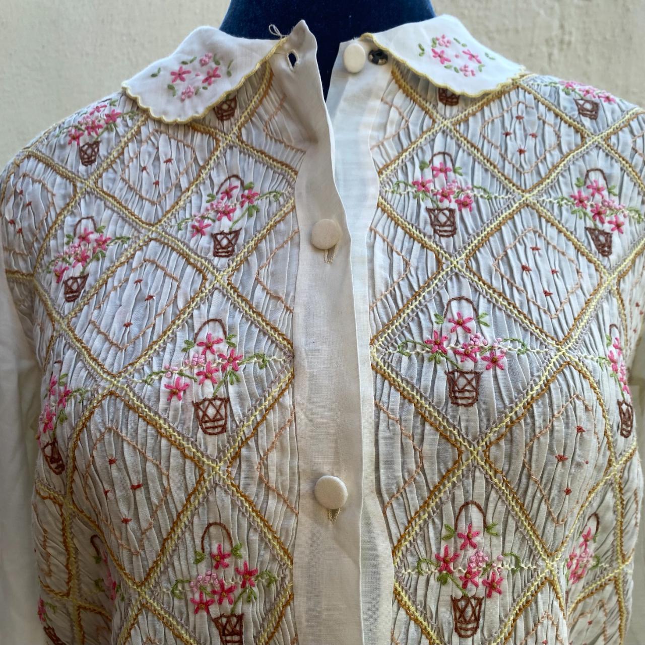 VINTAGE EMBROIDERED BLOUSE IN PERFECT USED... - Depop
