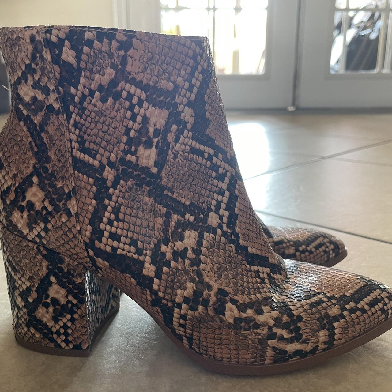 Steve Madden faux snakeskin boot heels size 6-... - Depop