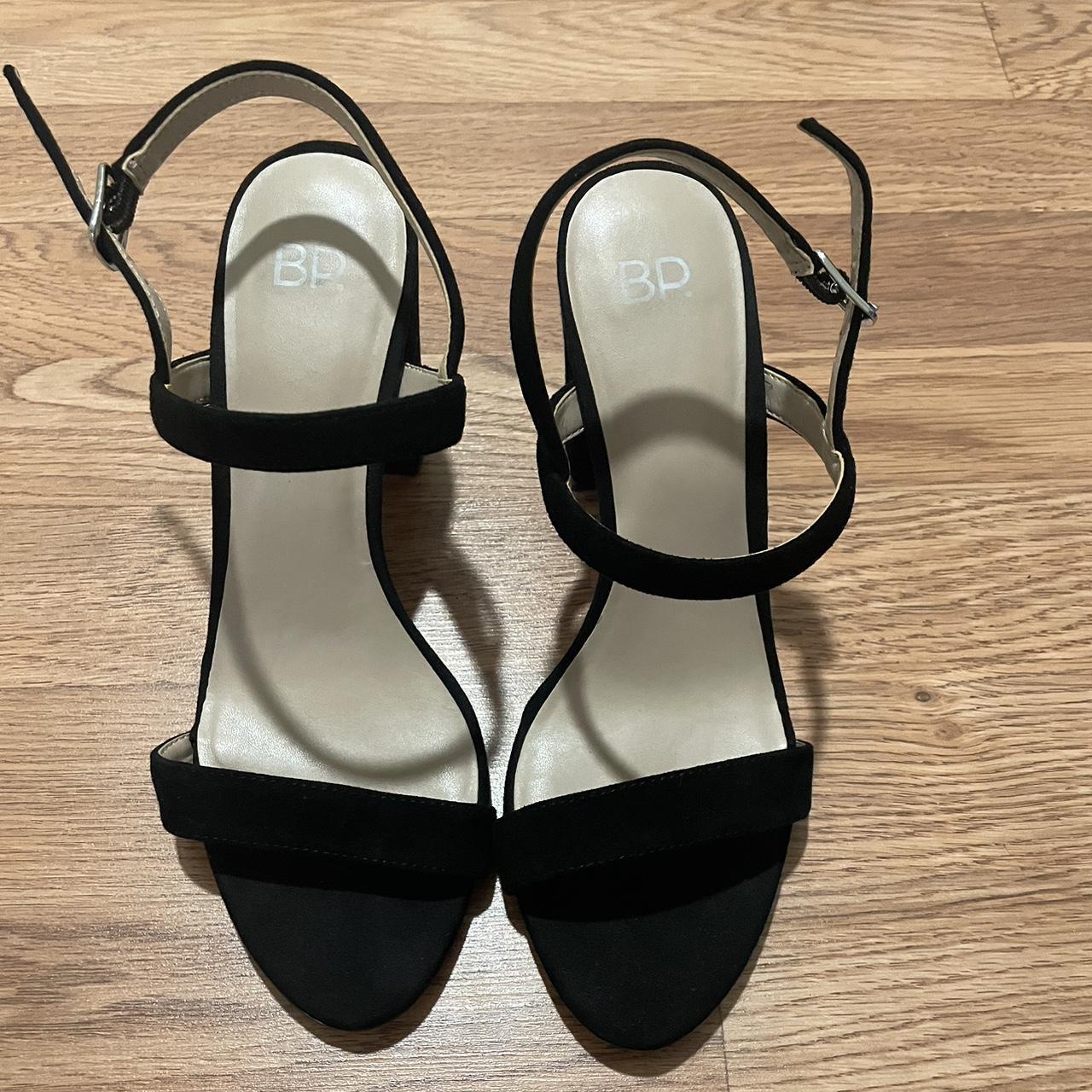 Black heals - 4 inch heals -super cute -comfortable... - Depop