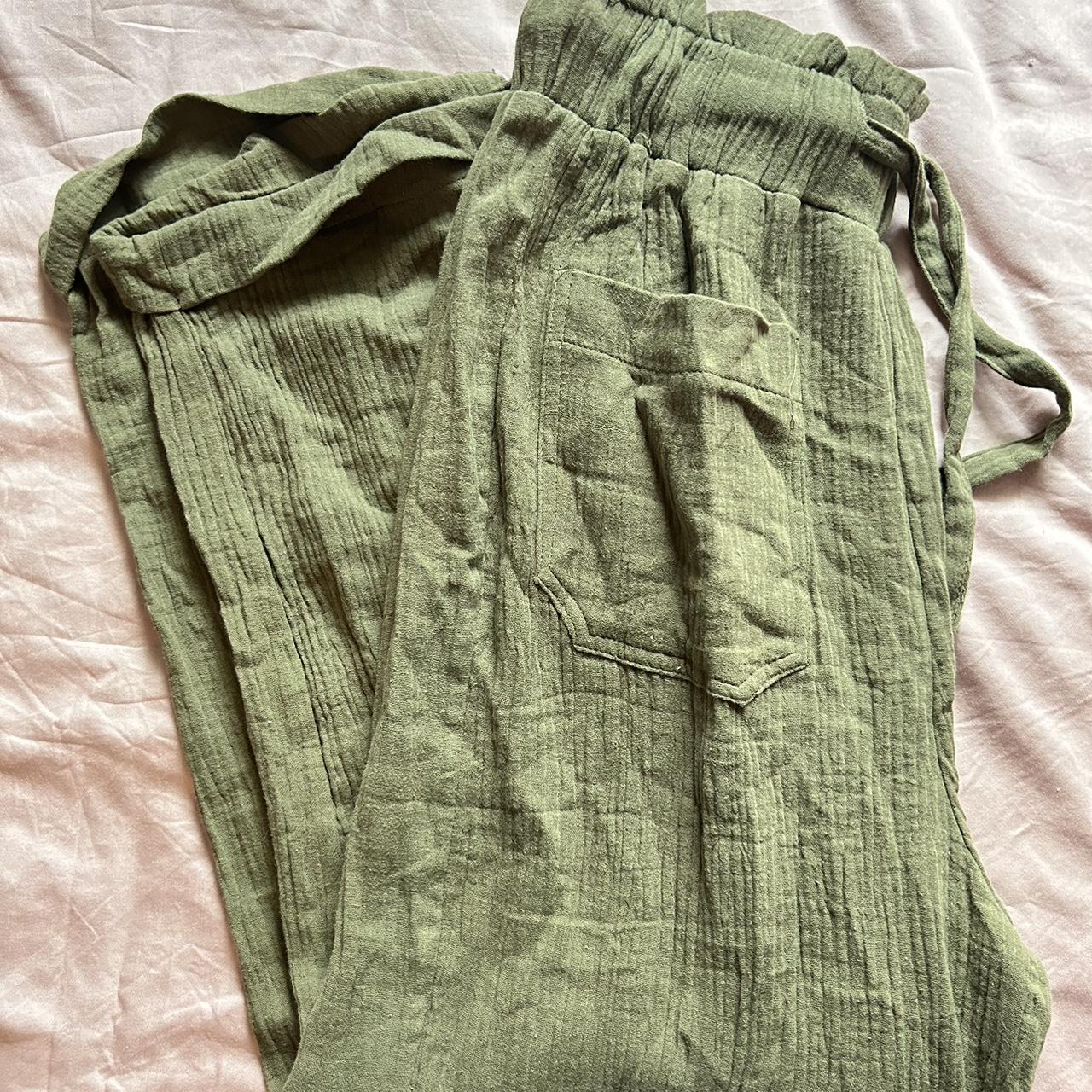 green flowy pants size: small brand new with... - Depop