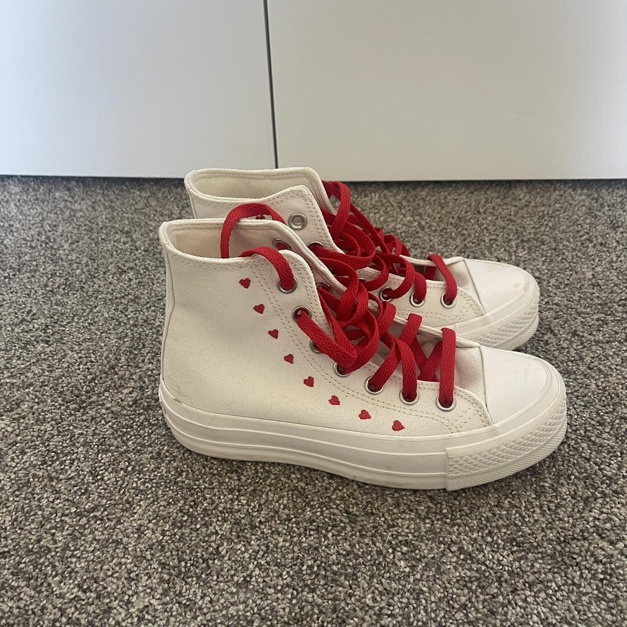 Converse hearts Size: 5 Used Not to dirty but... - Depop