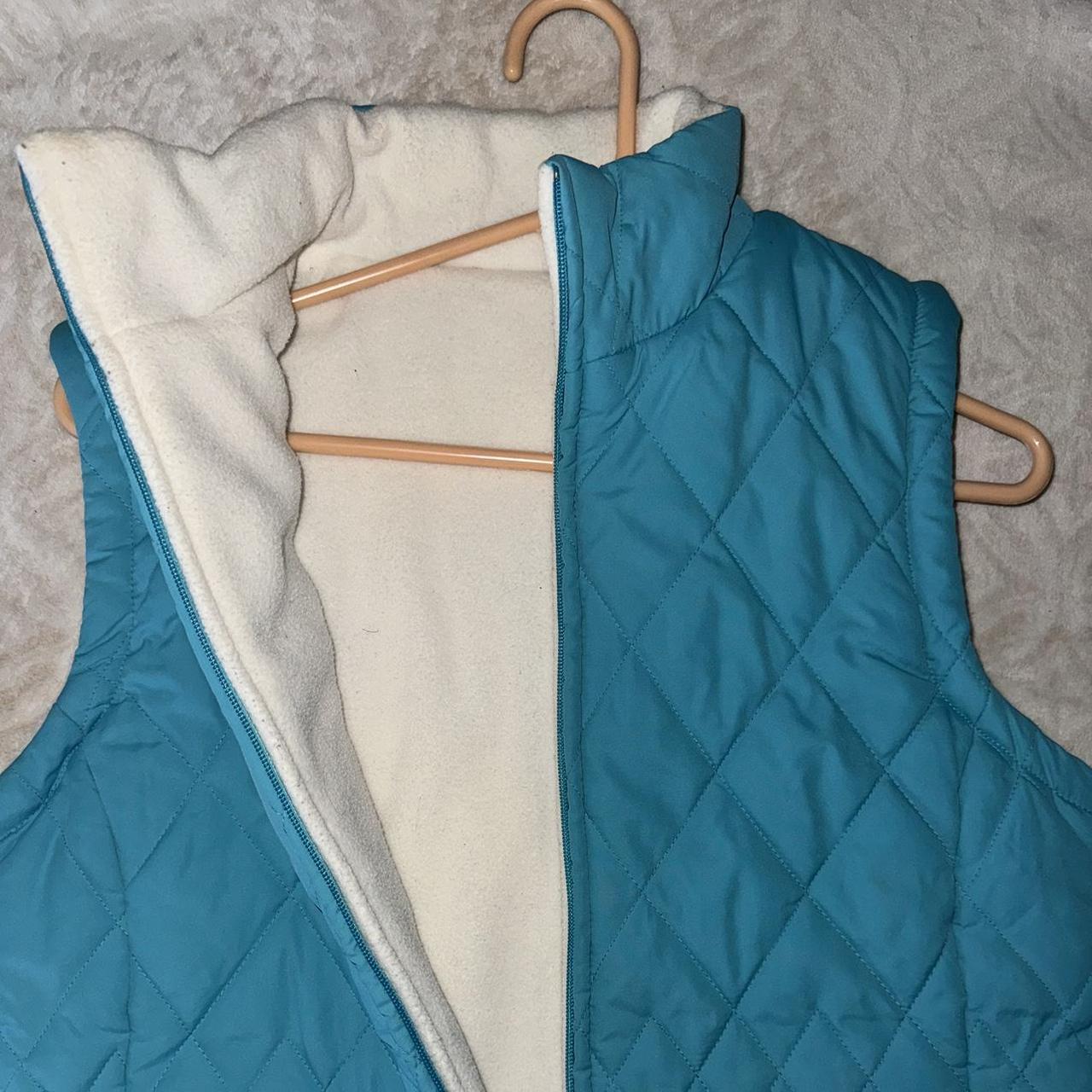 IZOD PUFFER VEST Worn once Perfect for the winter... - Depop