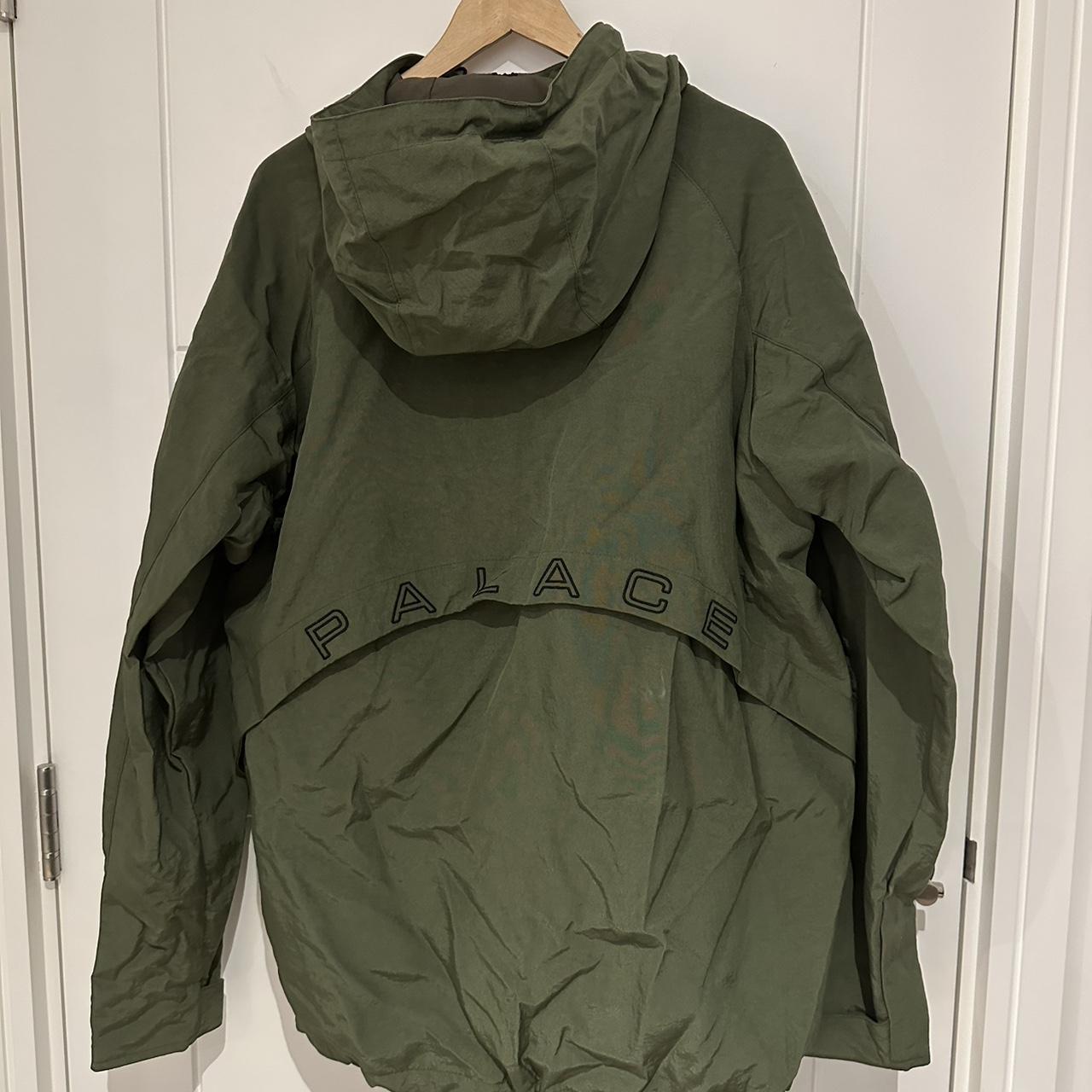 Palace green parka XL very good condition - Depop