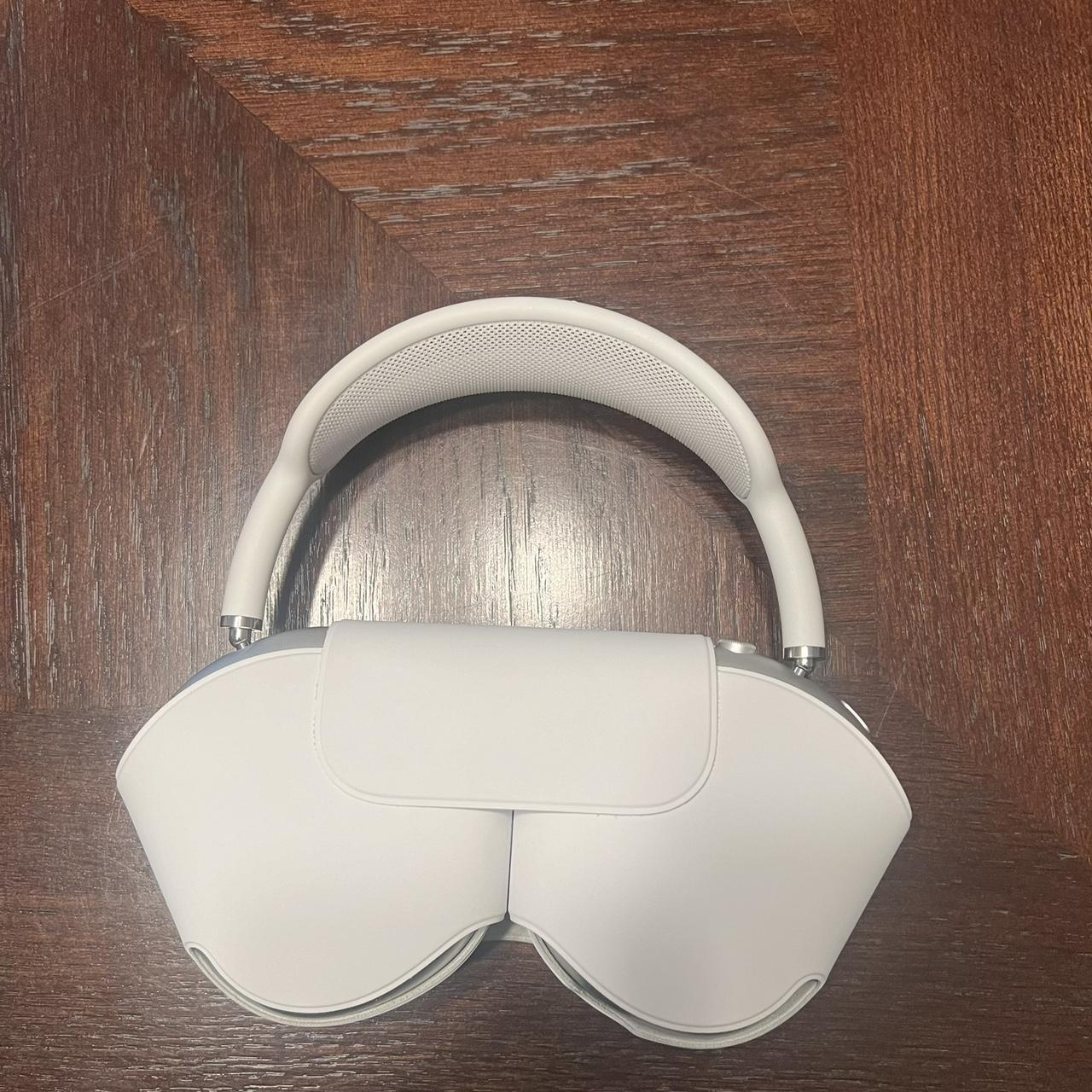 apple air pod case 😉 max (dm me) - Depop