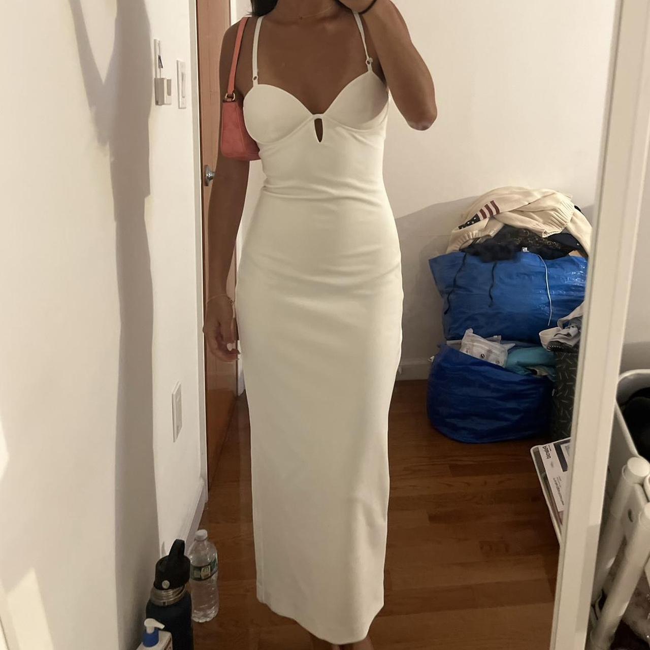 Zara dress Only worn once Super flattering &... - Depop