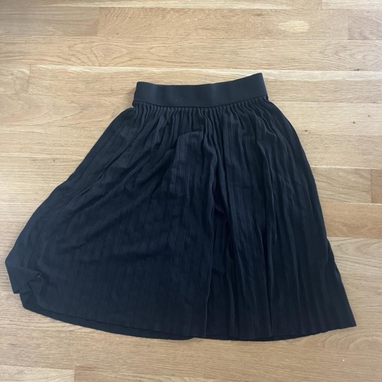 CLUB MONACO Black Skirt - Depop