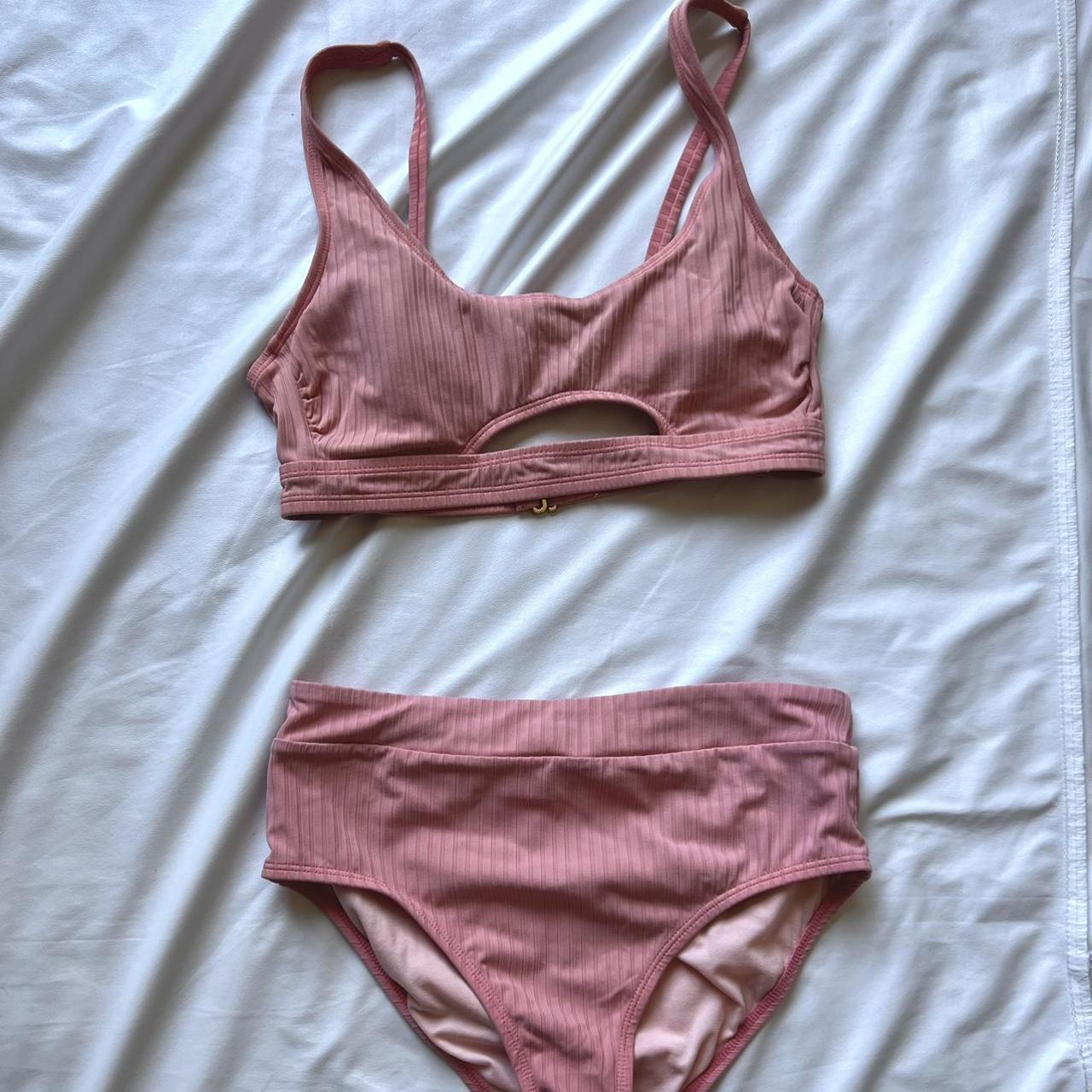 CORAL SWIM SUIT SET MESSAGE BEFORE BUYING -size S... - Depop