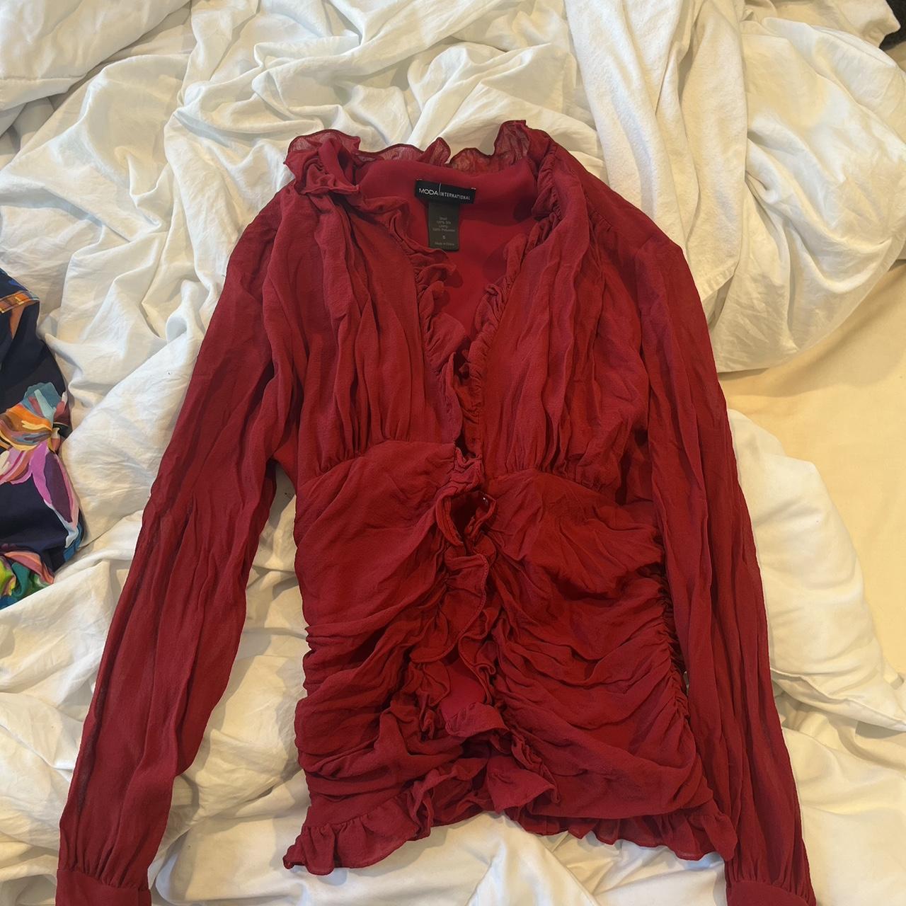Red ruffle top flowy gorgeous flattering 🩷🩷🩷 - Depop