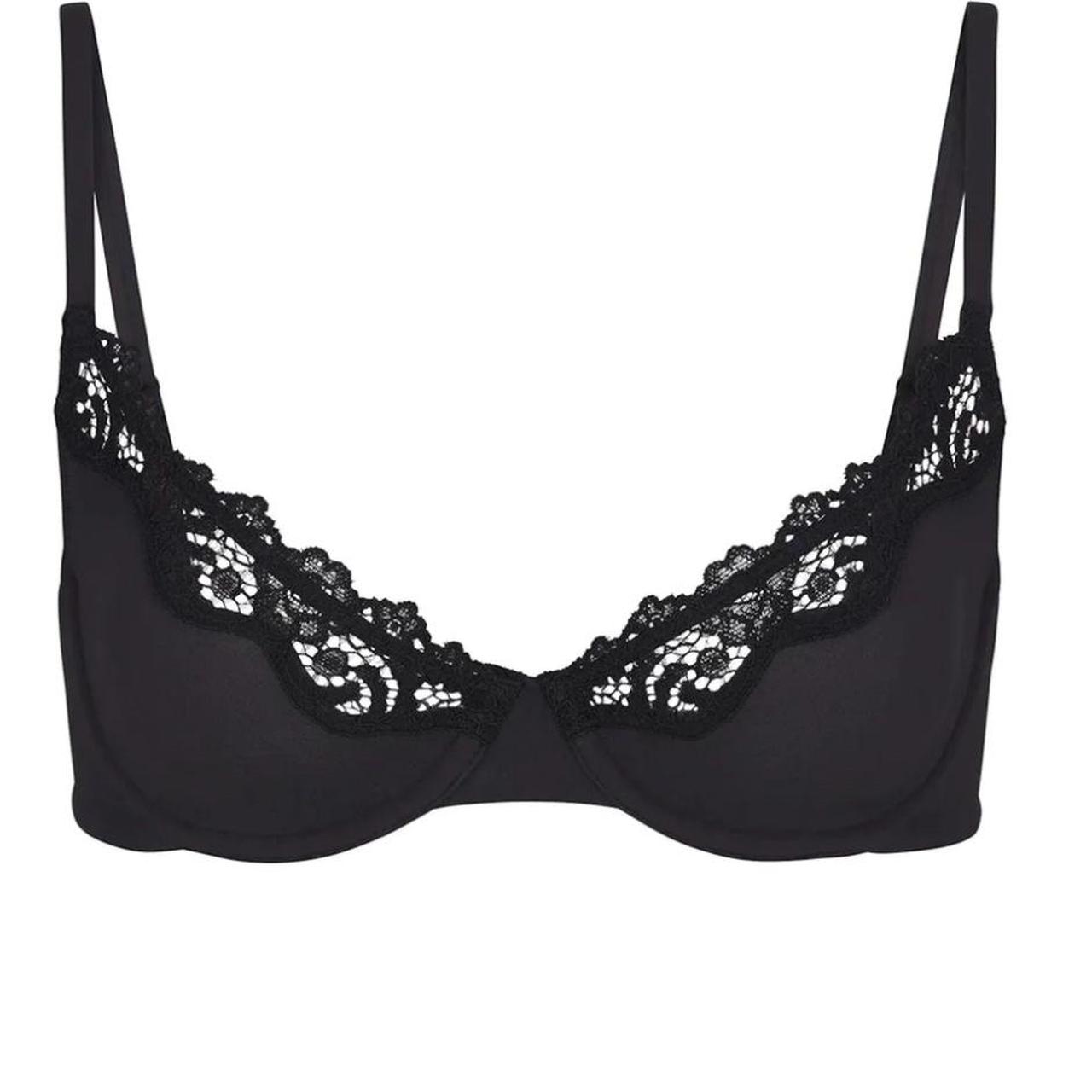 Skims Fits Everyone Lace UNLINED SCOOP BRA Never... - Depop