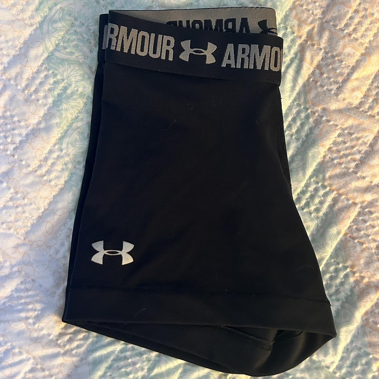🎱 Under Armour sport shorts 🎱 Size xs small Too... - Depop
