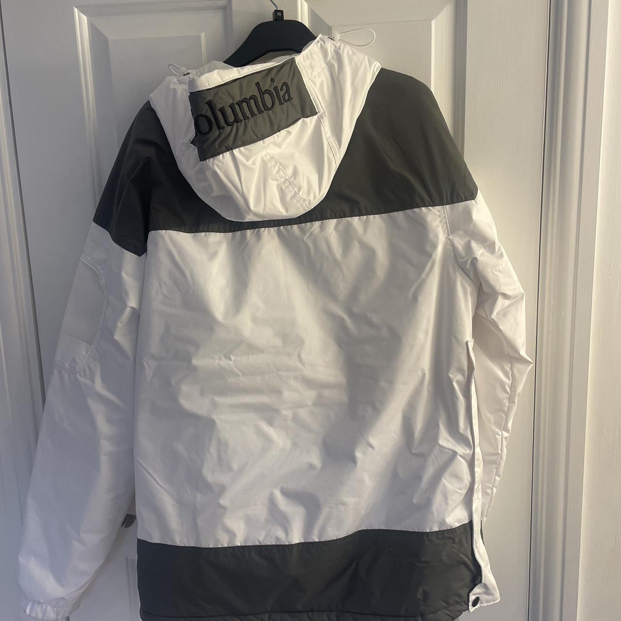 Columbia insulated overhead jacket grey and white... - Depop