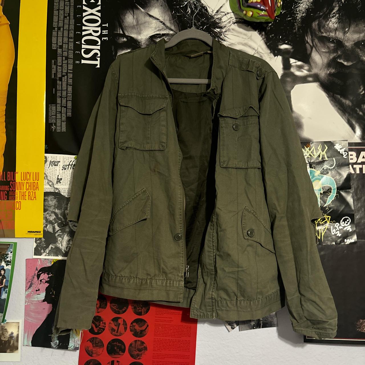 Green jacket with ripped sleeves - Depop