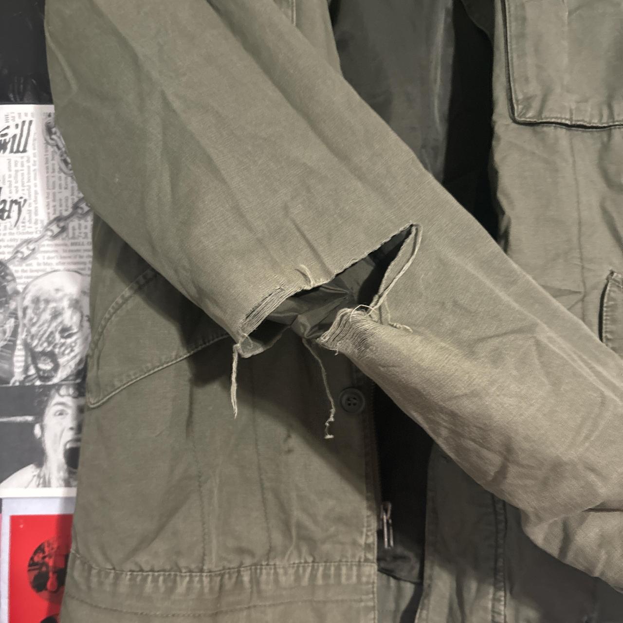 Green jacket with ripped sleeves - Depop
