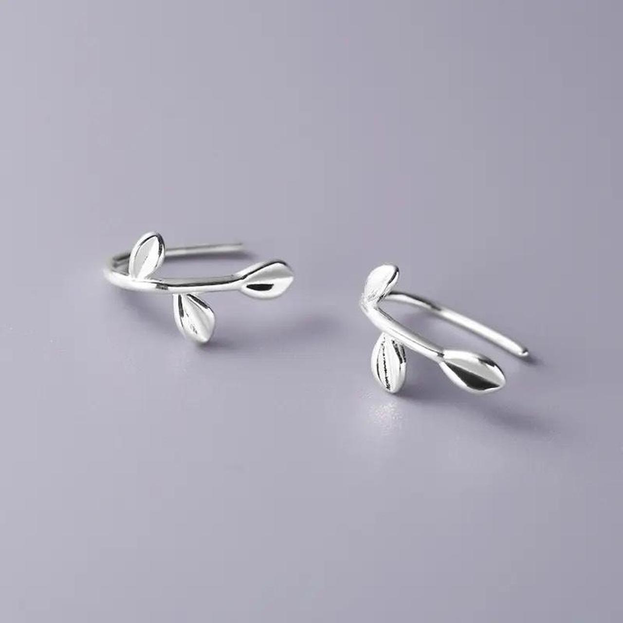 925 Sterling Silver Tree Leaf Shaped Earrings - Depop
