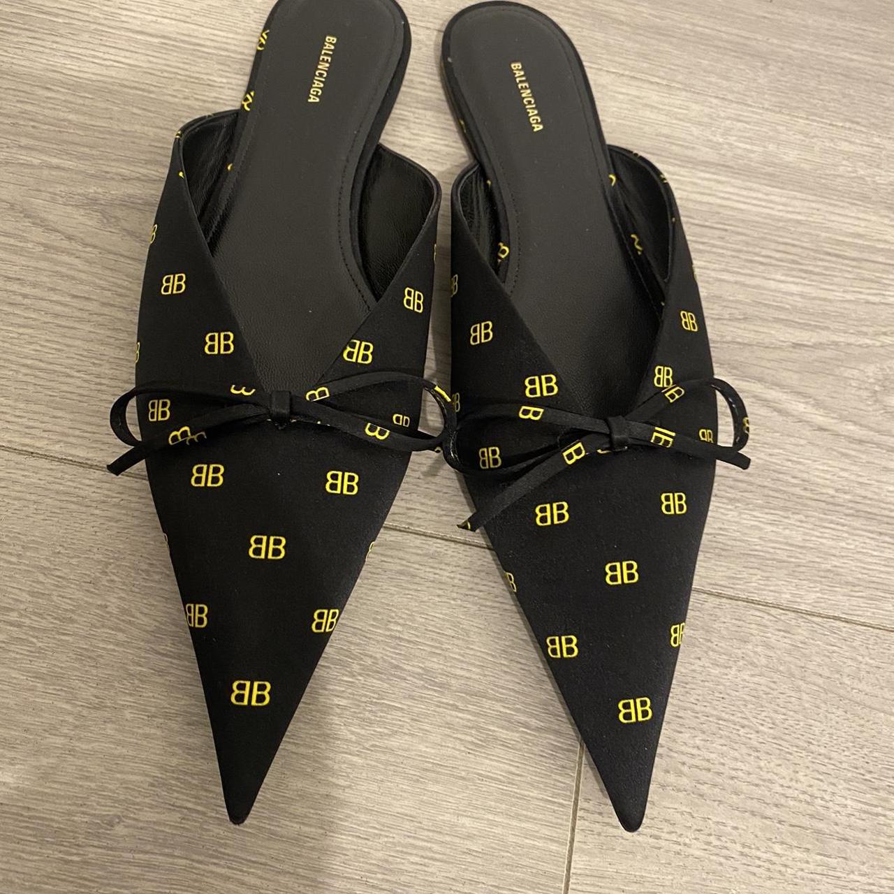 Balenciaga knife BB flat Never worn size 3.5 Comes... - Depop