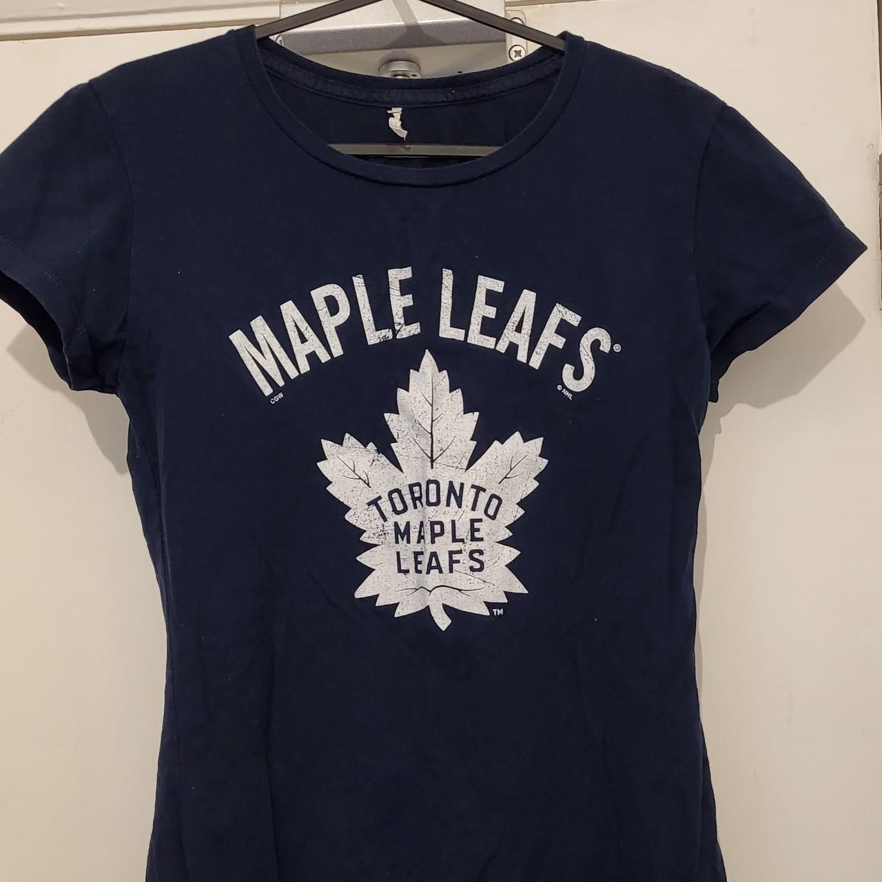 Toronto Maple Leafs Womans fitted tee Size 8/10 In... - Depop