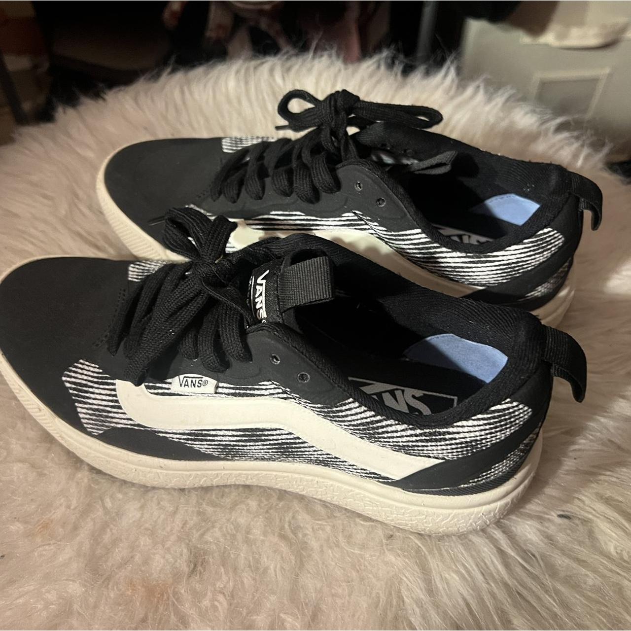 Vans Ultrarange shoes! Size 7 in Women and 5.5 in... - Depop