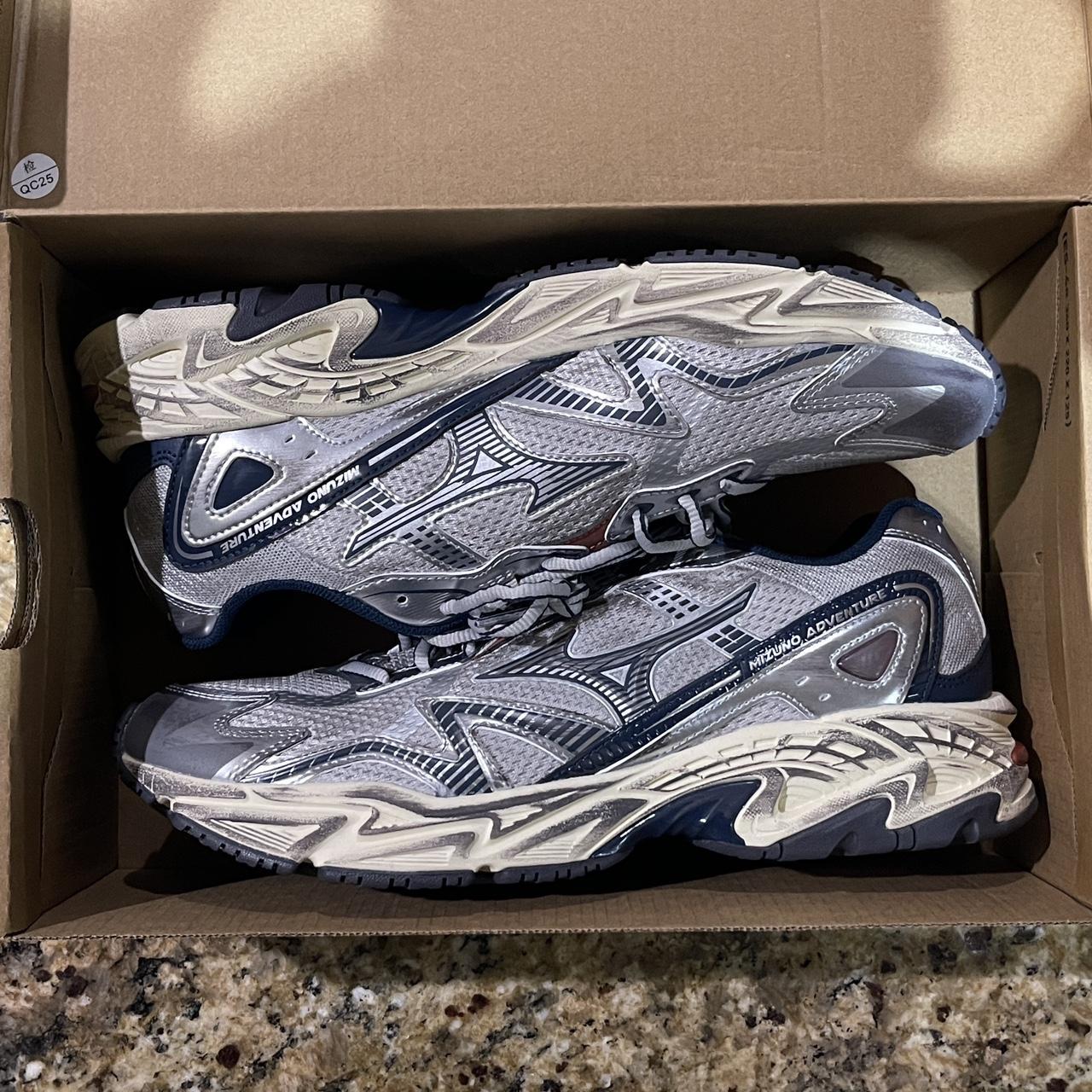 Mizuno Adventure ‘Silver Nazy’ Running Shoes Size... | Depop