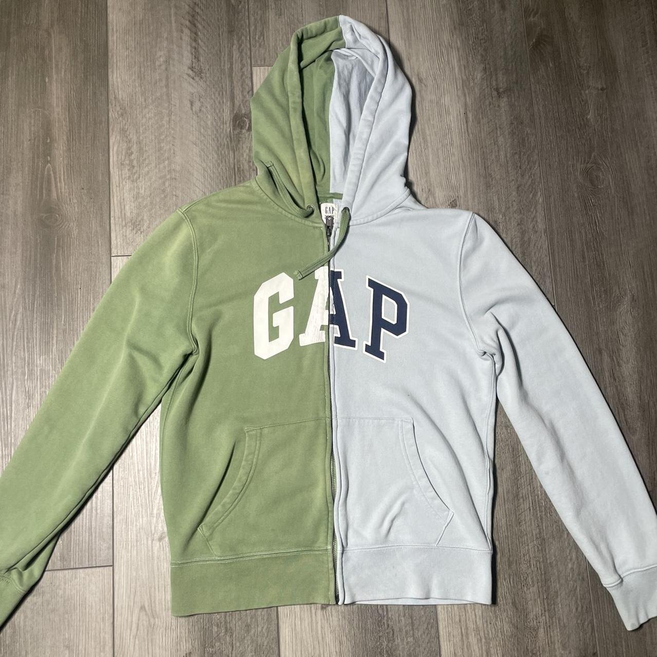 gap zip up size medium blue/green/yellow/white - Depop