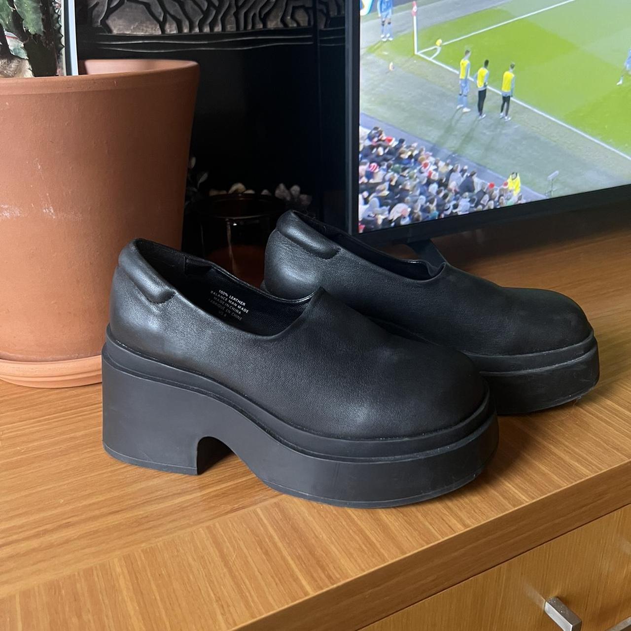 UNIF Flex Shoe | Slip on Platform Shoe Super cute |... - Depop