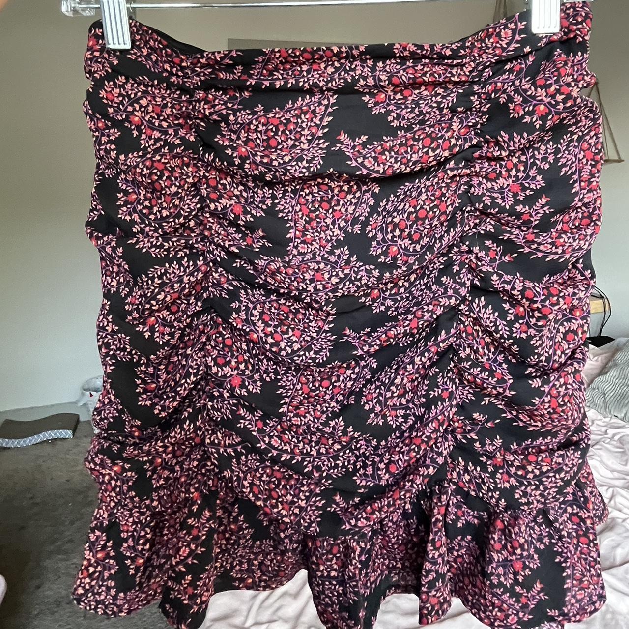 Ruched bohemian skirt from F21, size small but fits... - Depop
