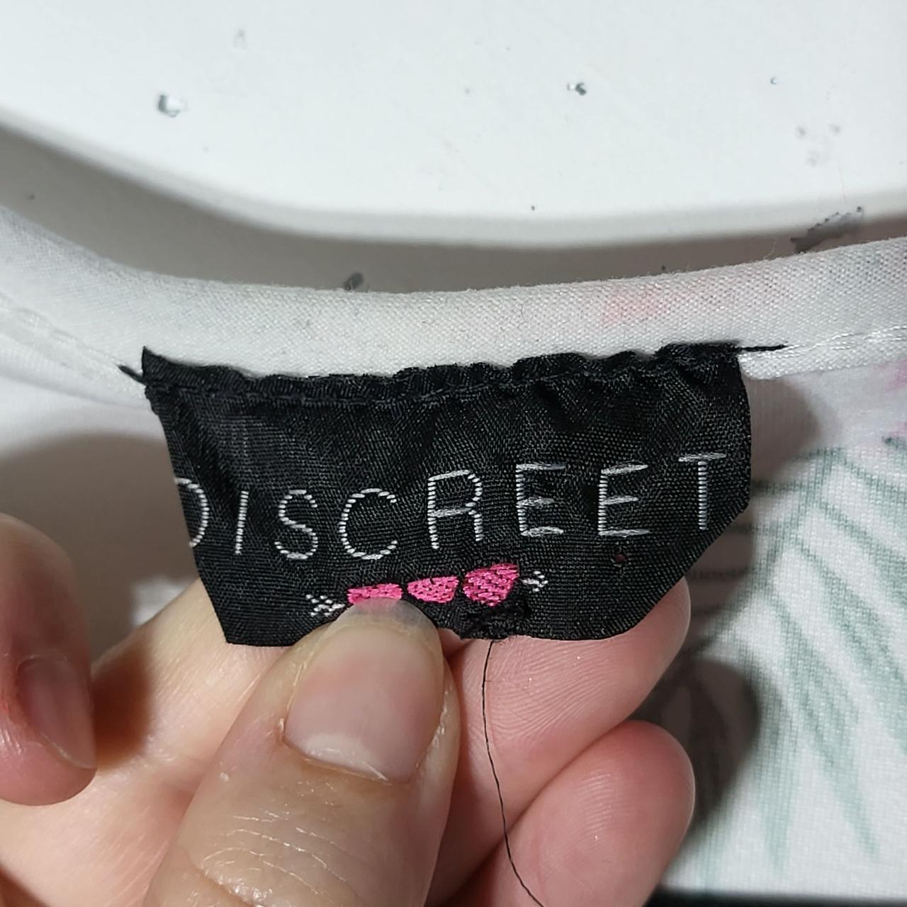 Discreet Floral Print Tie Front Top Juniors Size... - Depop