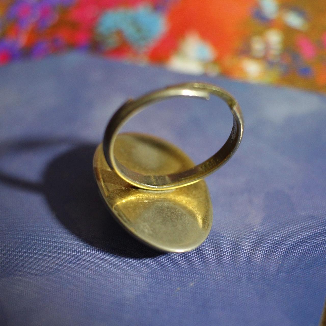 SARAH COV Sarah Coventry Cameo Ring. Ring likely... - Depop