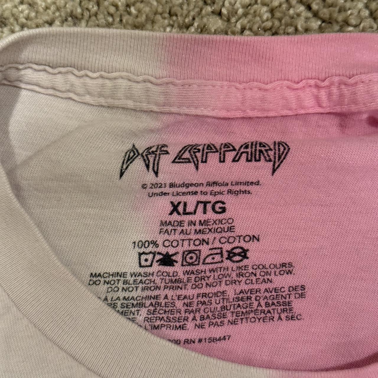 Pink and white Def Leppard band t-shirt | Depop