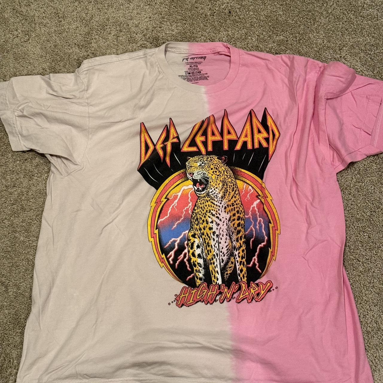 Pink and white Def Leppard band t-shirt | Depop