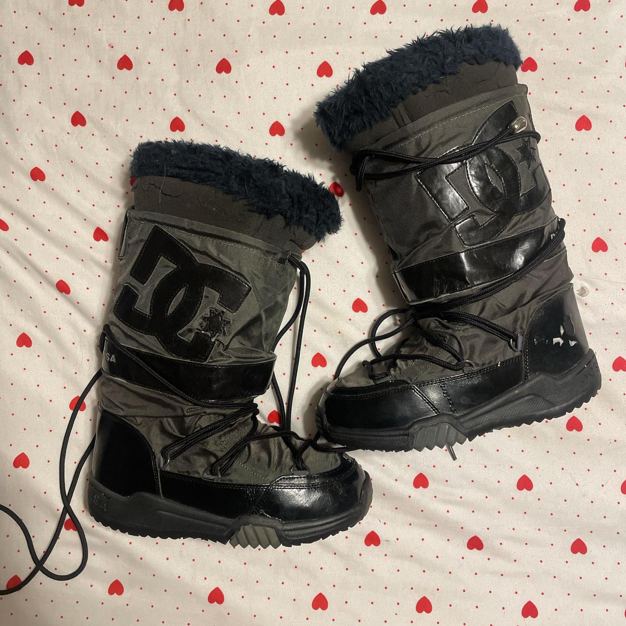 dc snow boots size 7/8 has flaws see second photo | Depop