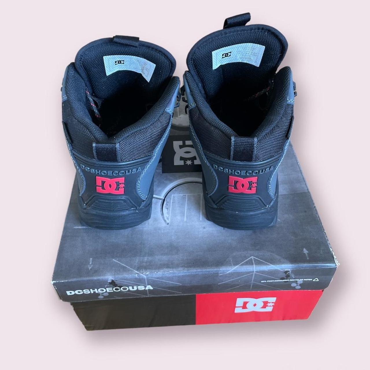 DC Shoe Co Navigator Boots Grey/Black Size 8M Great... - Depop