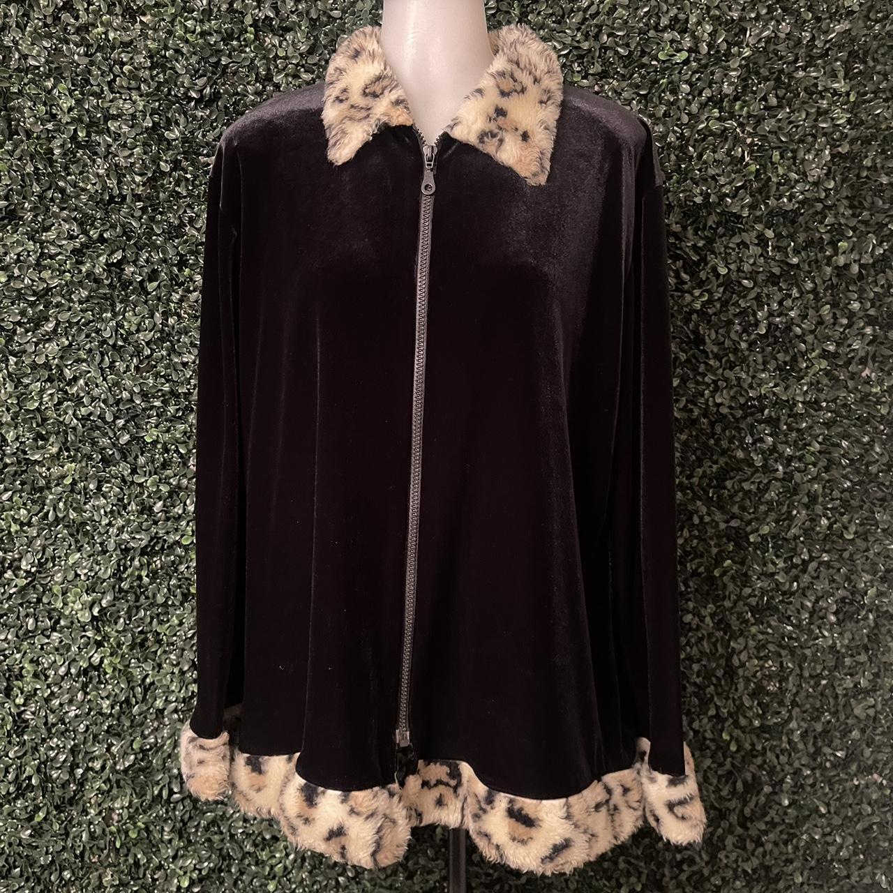 POP STYLE made in USA Velour style zip up top with... - Depop