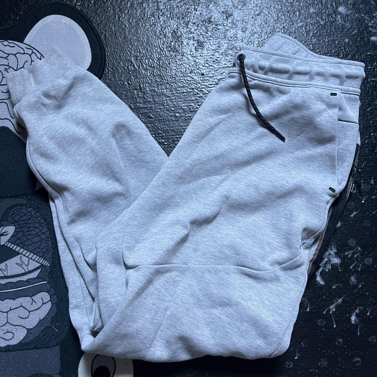 men’s small nike tech - Depop