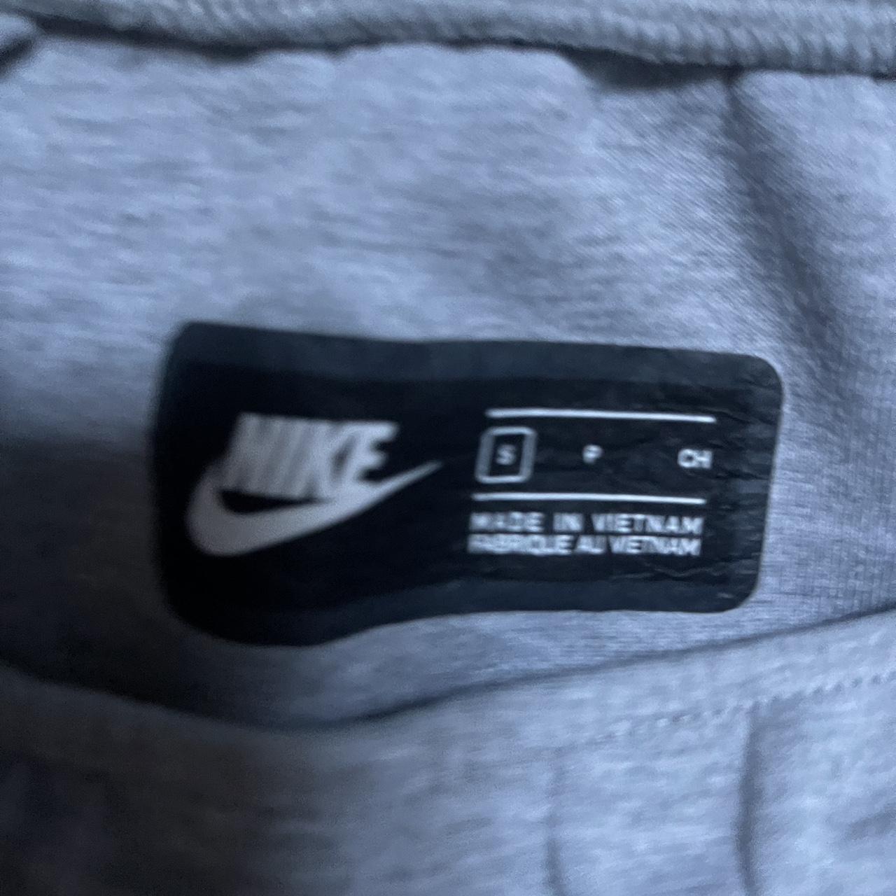 men’s small nike tech - Depop